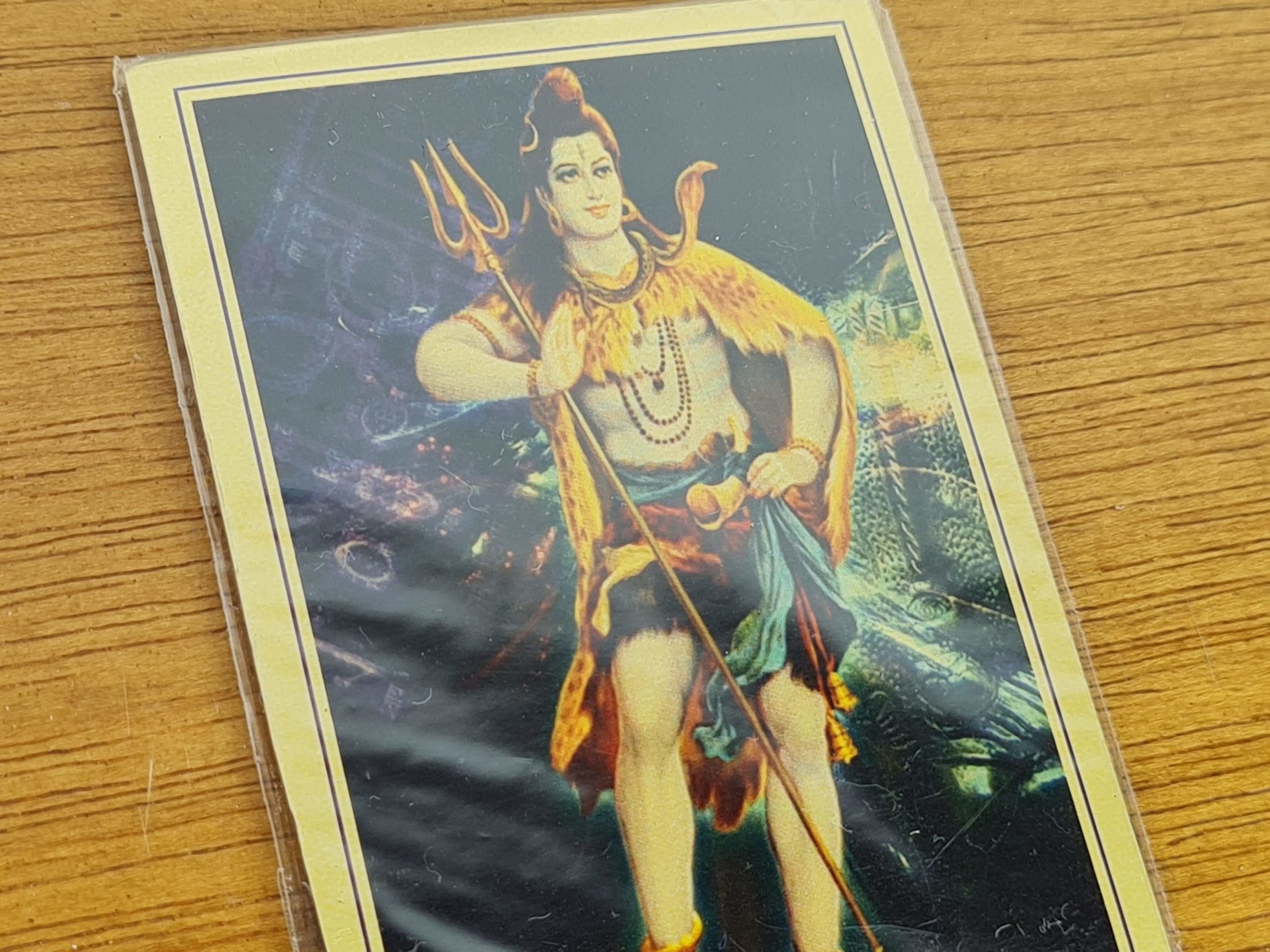 Ímã de geladeira dourado Shiva em pé – Bazar Indiano