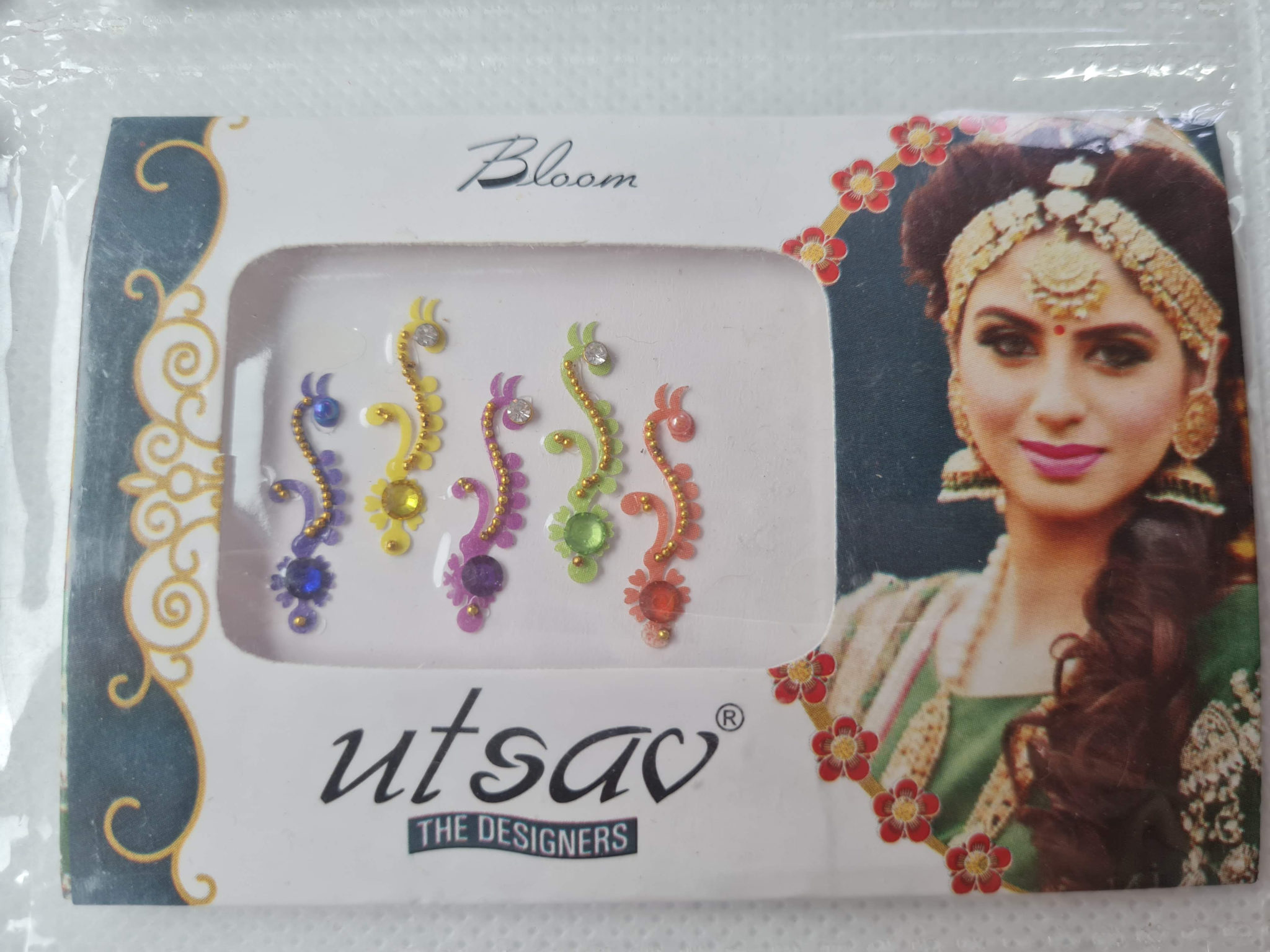 Cartela com bindi indiano adesivo para colar no centro da testa – Bazar ...